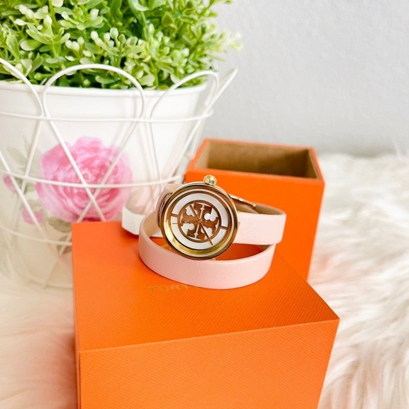 Tory Burch | Accessories | New Tory Burch Gold Small Reva Nude Leather ...